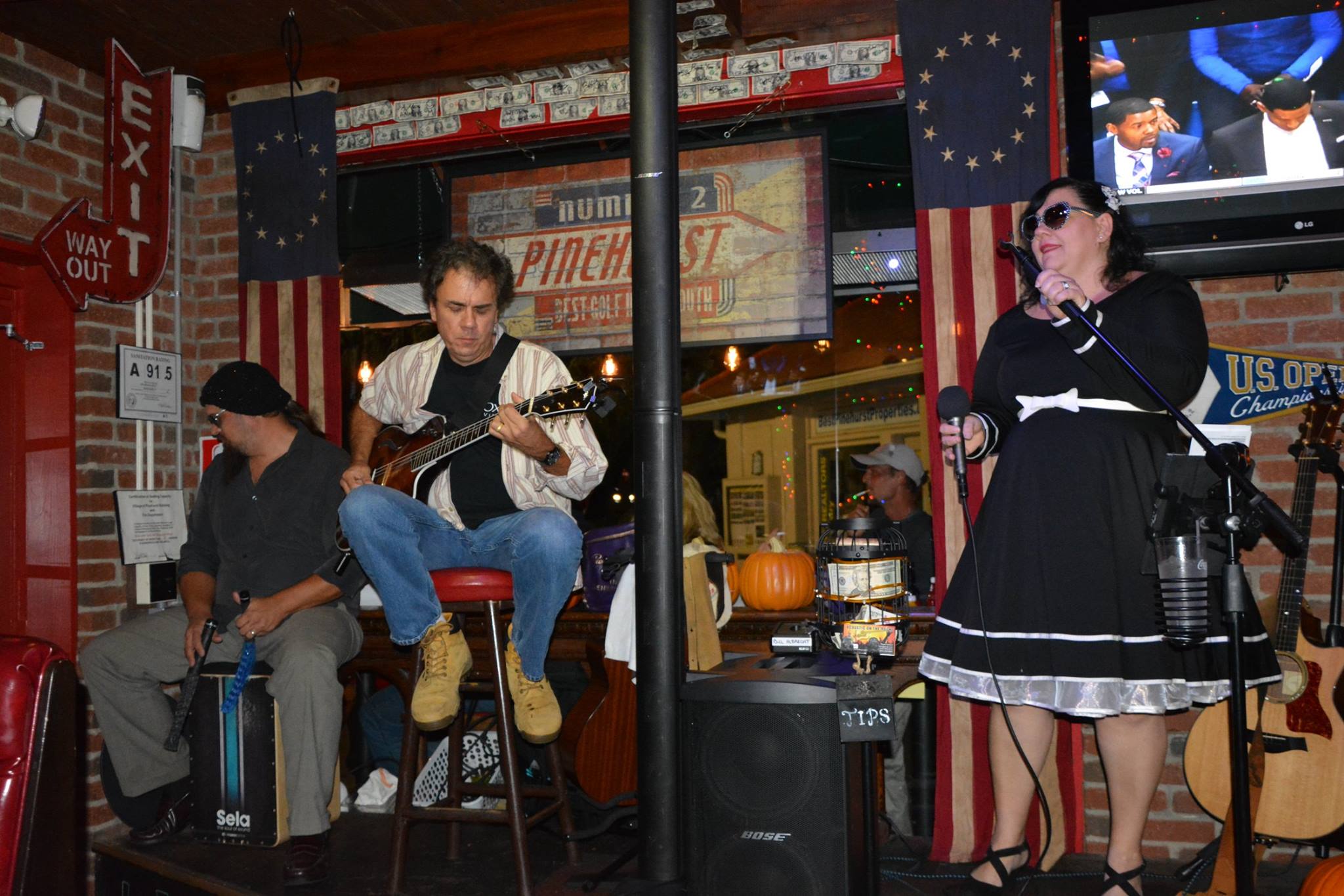 Jamming Out With Acoustic on the Rocks : The Sway